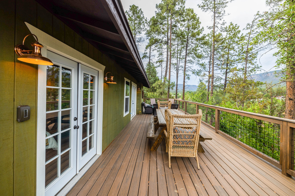 James Judge mejora el espacio al aire libre con una nueva terraza | Trex